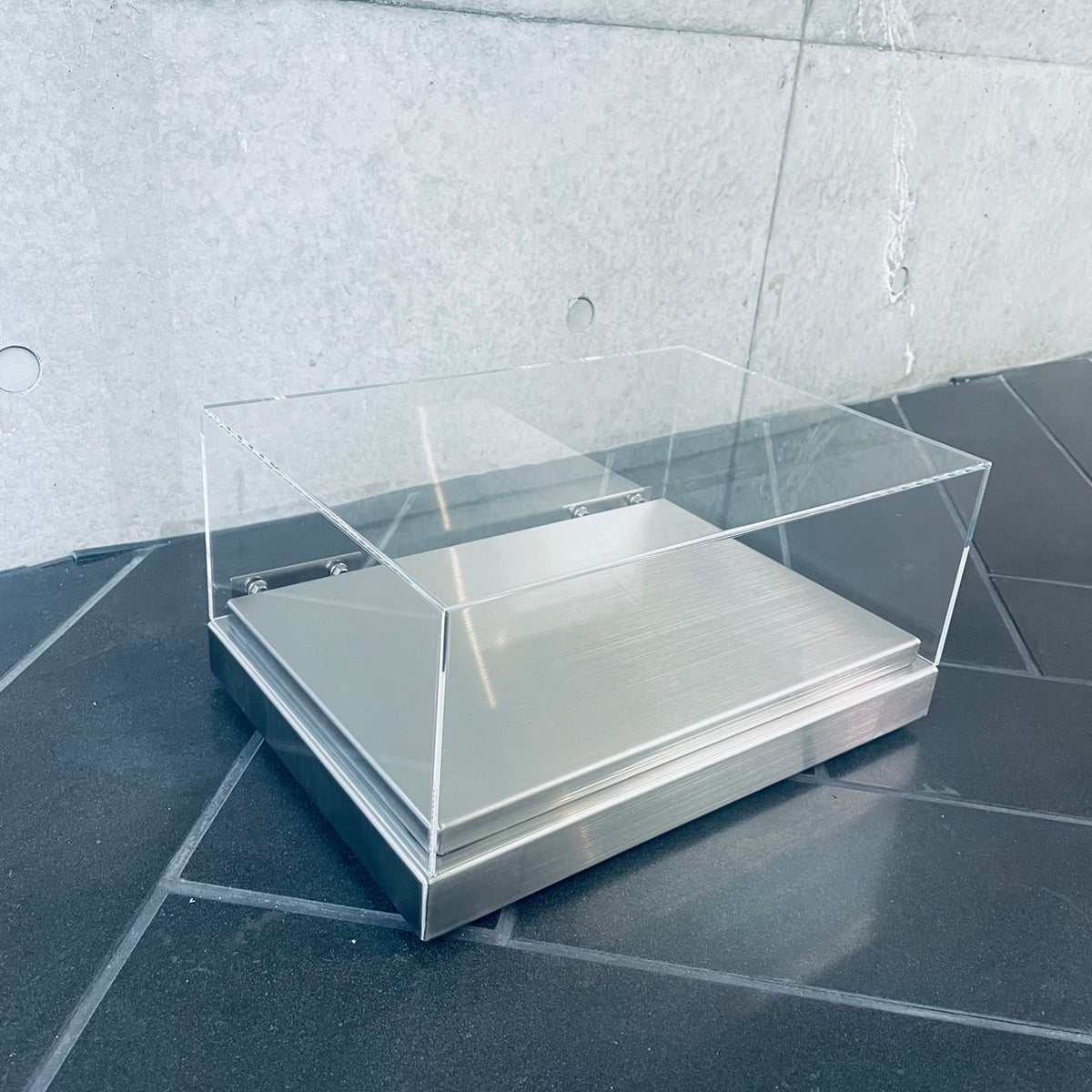 SHOWCASE （mini) – MILLS