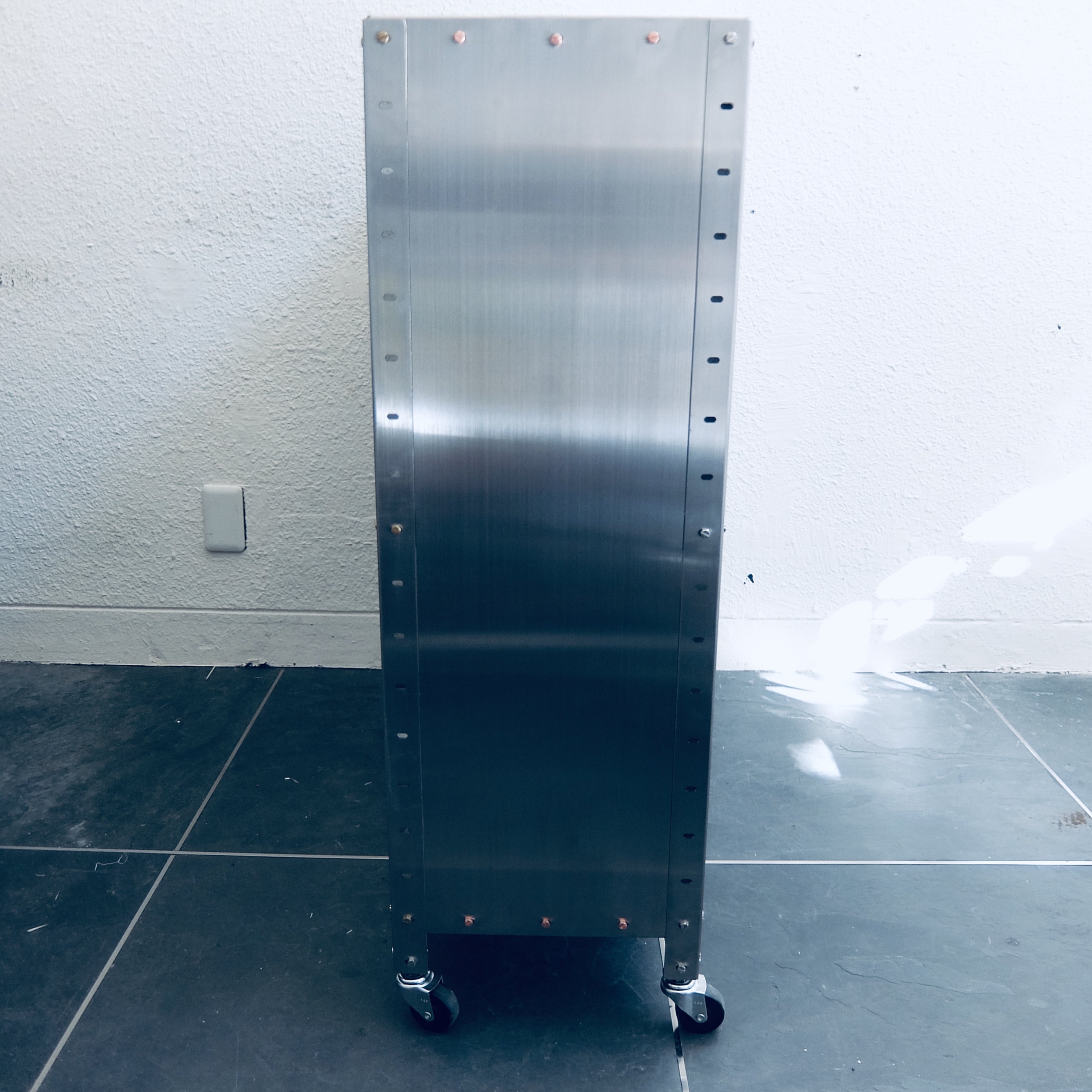SIDE & BACK PANEL – MILLS